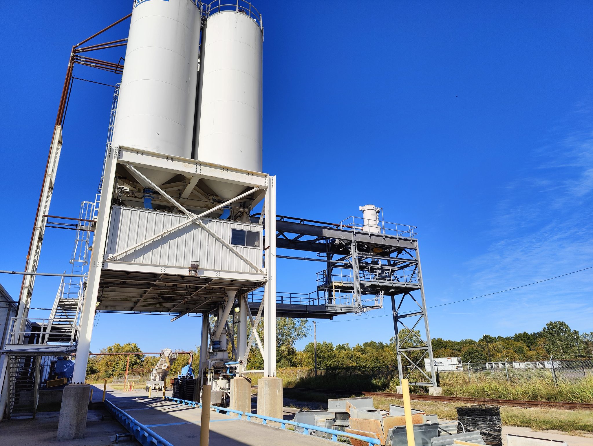 Rail car and truck loading - Inter-American Performance Materials